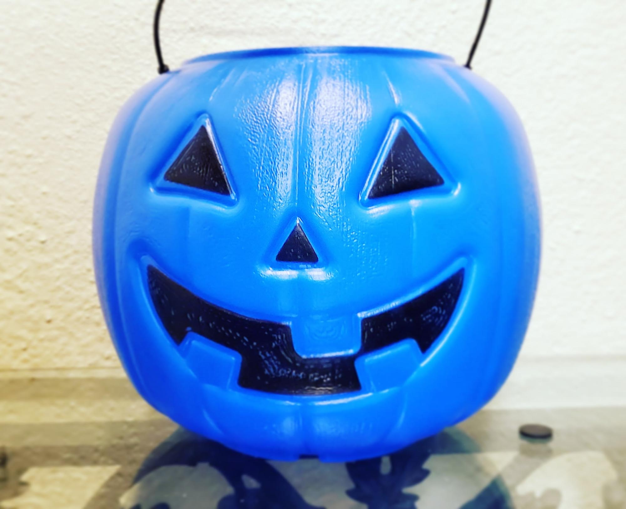 Blue Pumpkins on Halloween? This Is What It Means (2026) • Colors Explained