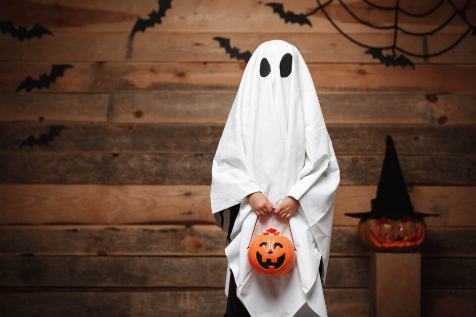 6 Scary Halloween Colors and What They Mean (2023) • Colors Explained
